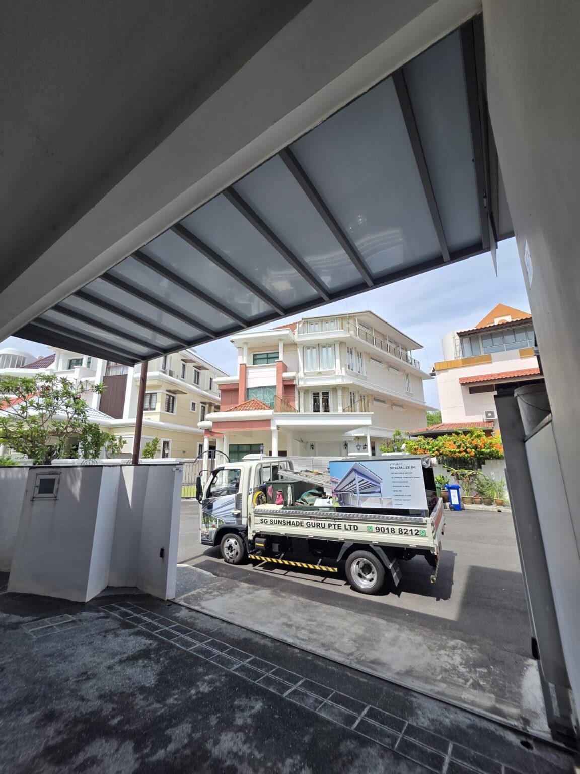 No-Pillar Car Porch Roof: How Cantilever ACP Design Frees Up Parking Space